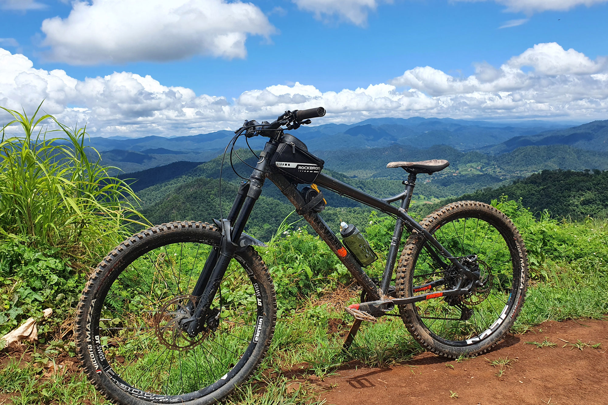 Mountain Bike for Rent in Chiang Mai - Full Sus Bike for Rent