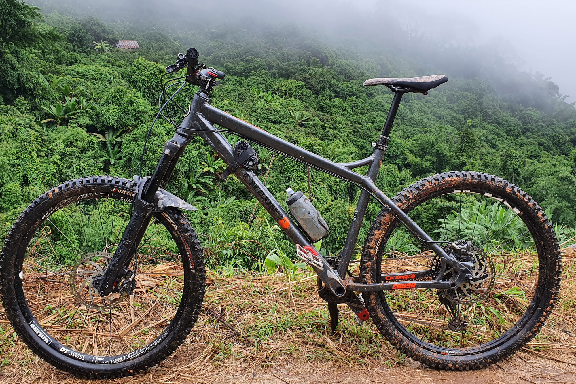 Mountain Bike for Rent in Chiang Mai - Full Sus Bike for Rent
